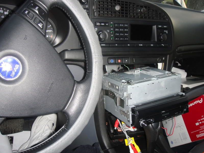 IM in the DUmps right now...confusion on aftermarket head unit install | SaabCentral Forums