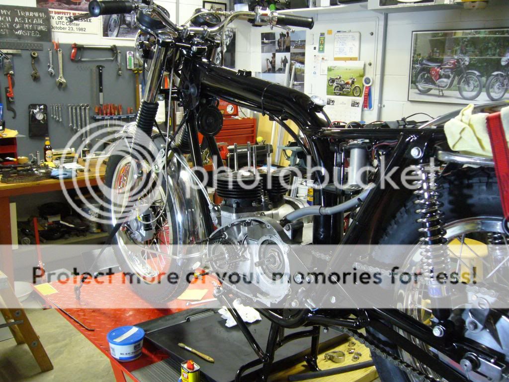 POST A PIC OF YOUR TRIUMPH (restoration project) - Britbike forum